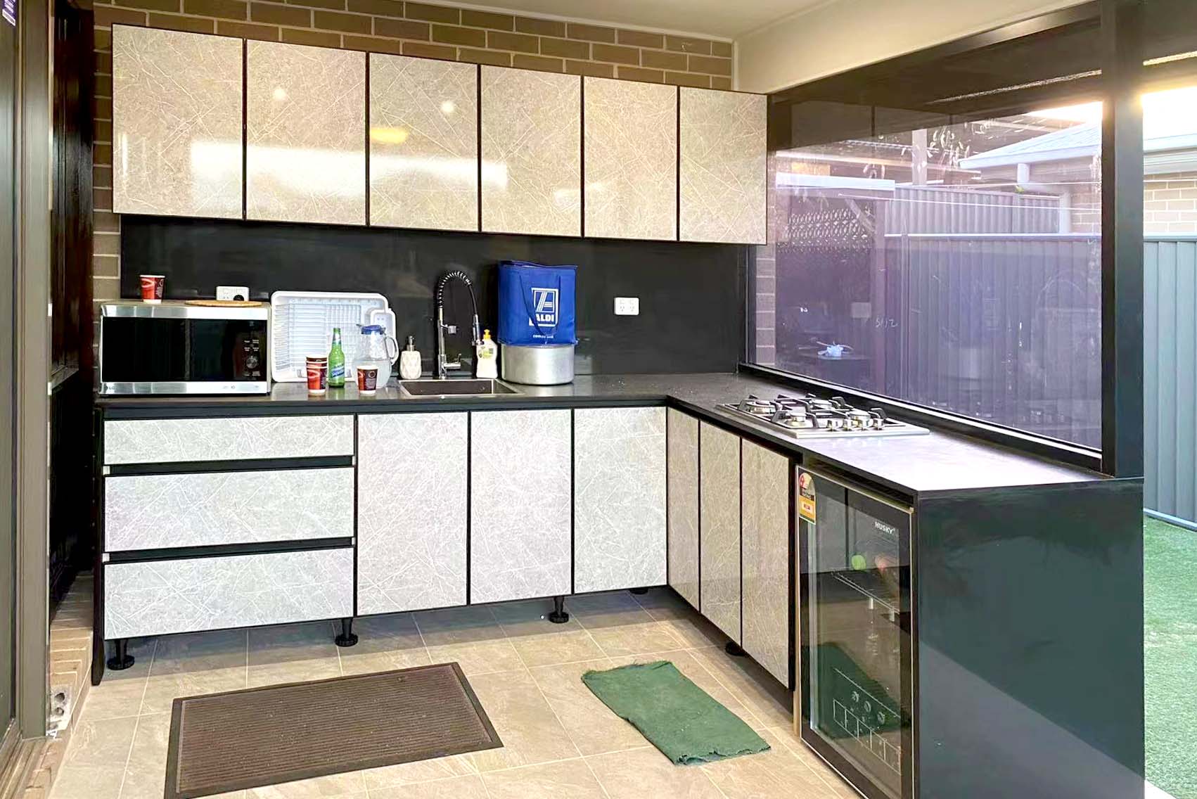 Elegant Aluminium Kitchen Cabinets and Aluminum Outdoor Kitchen