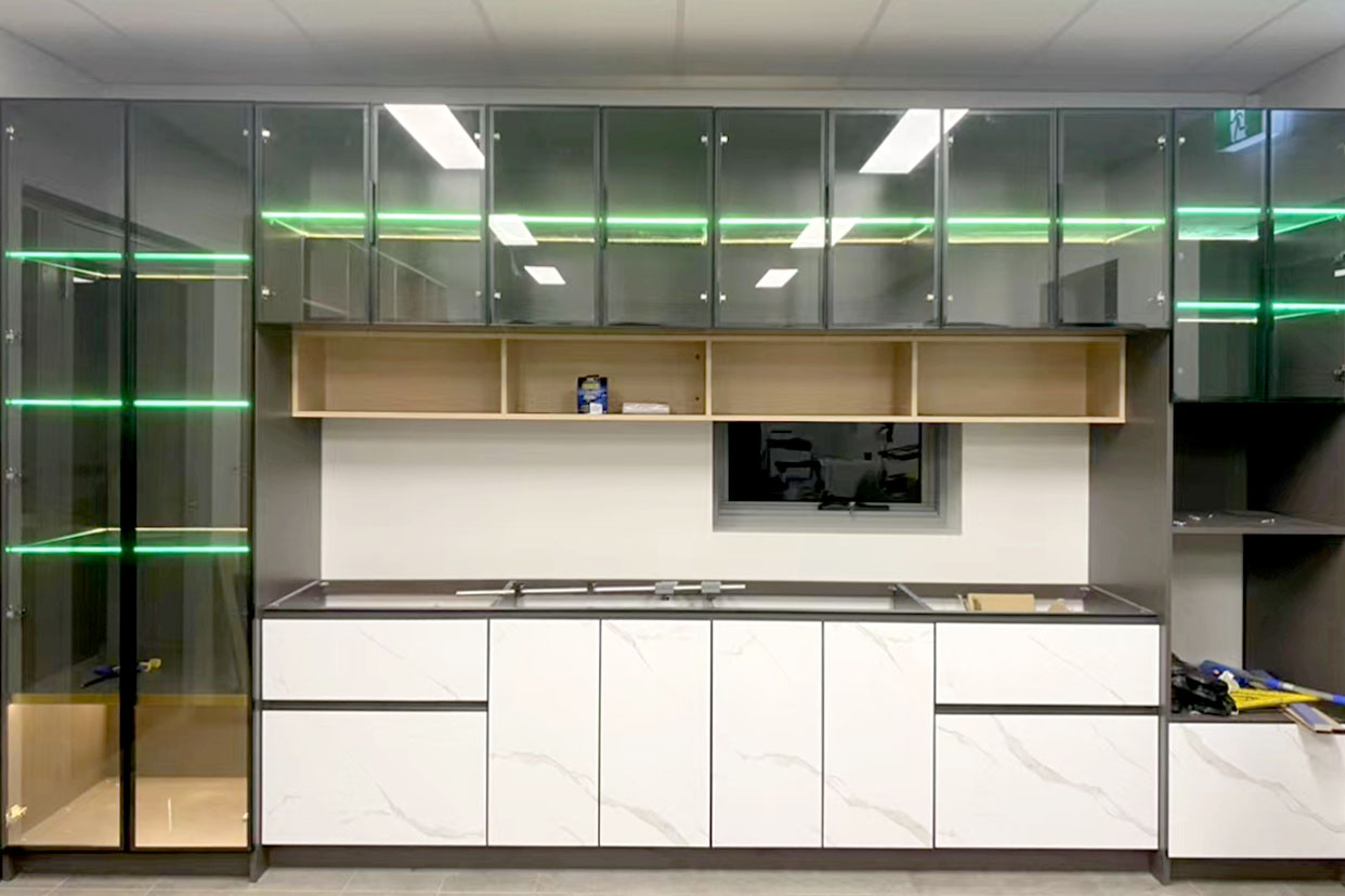 Elegant Aluminium Kitchen Cabinets and Aluminum Outdoor Kitchen